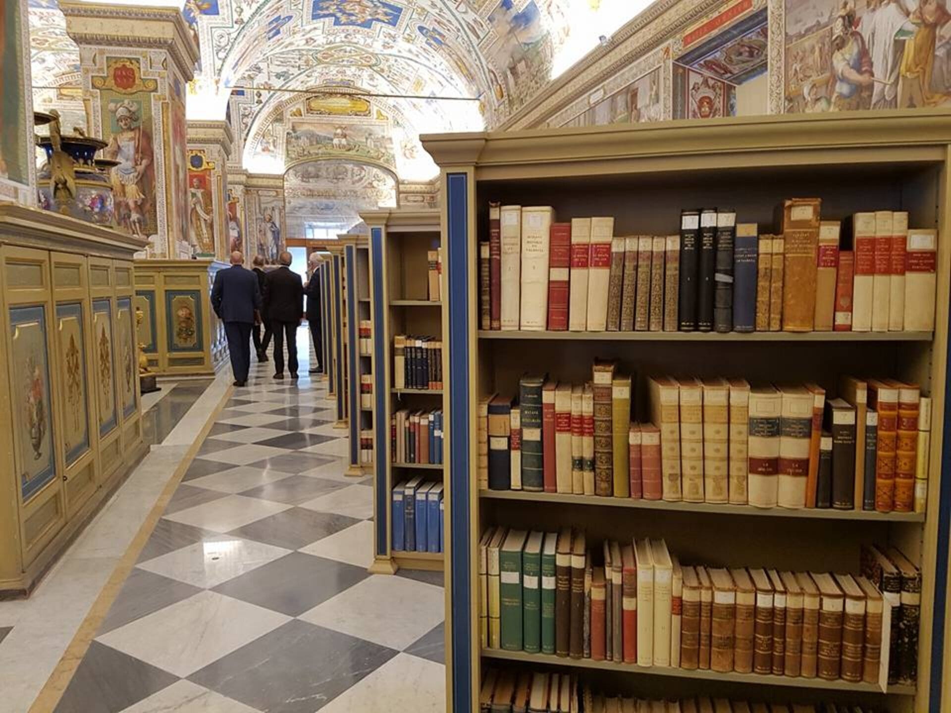 Vaticano contratou empresa de IA para proteger sua biblioteca ...